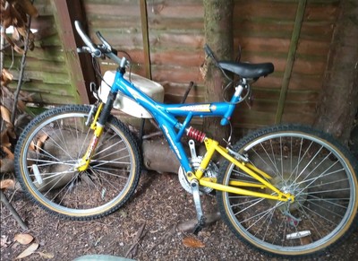 Apollo Shockwave Mountain Bike 26" tyres Yellow And Blue , good ...