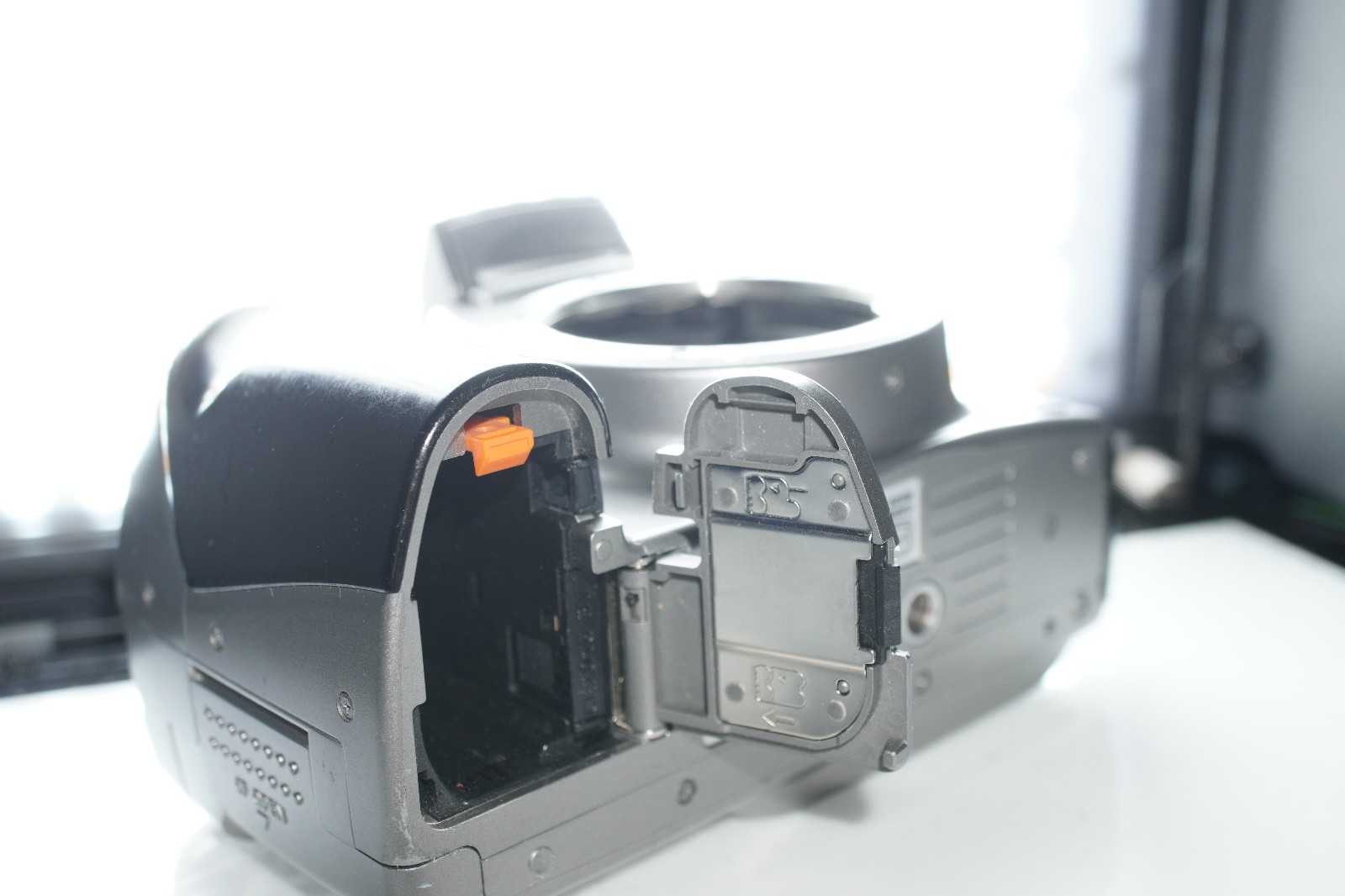 Canon EOS Digital Rebel / EOS 300D 6.3MP Digital SLR Camera - Silver ...