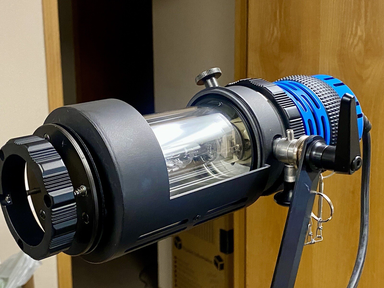 ARRI POCKET PAR 400W HMI LIGHT KIT Case / Dimmable / Spot-Flood ...