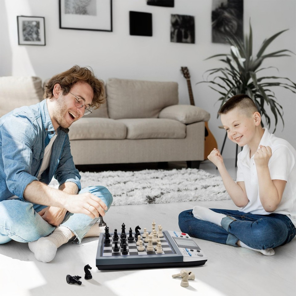 iCore Electronic Chess Set - Talking Chess Computer Set, Board Game ...