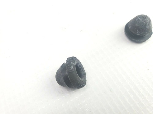 NOS 2x Mercedes Windshield Wash Reservoir Rubber Plug 1109870039 W201 ...