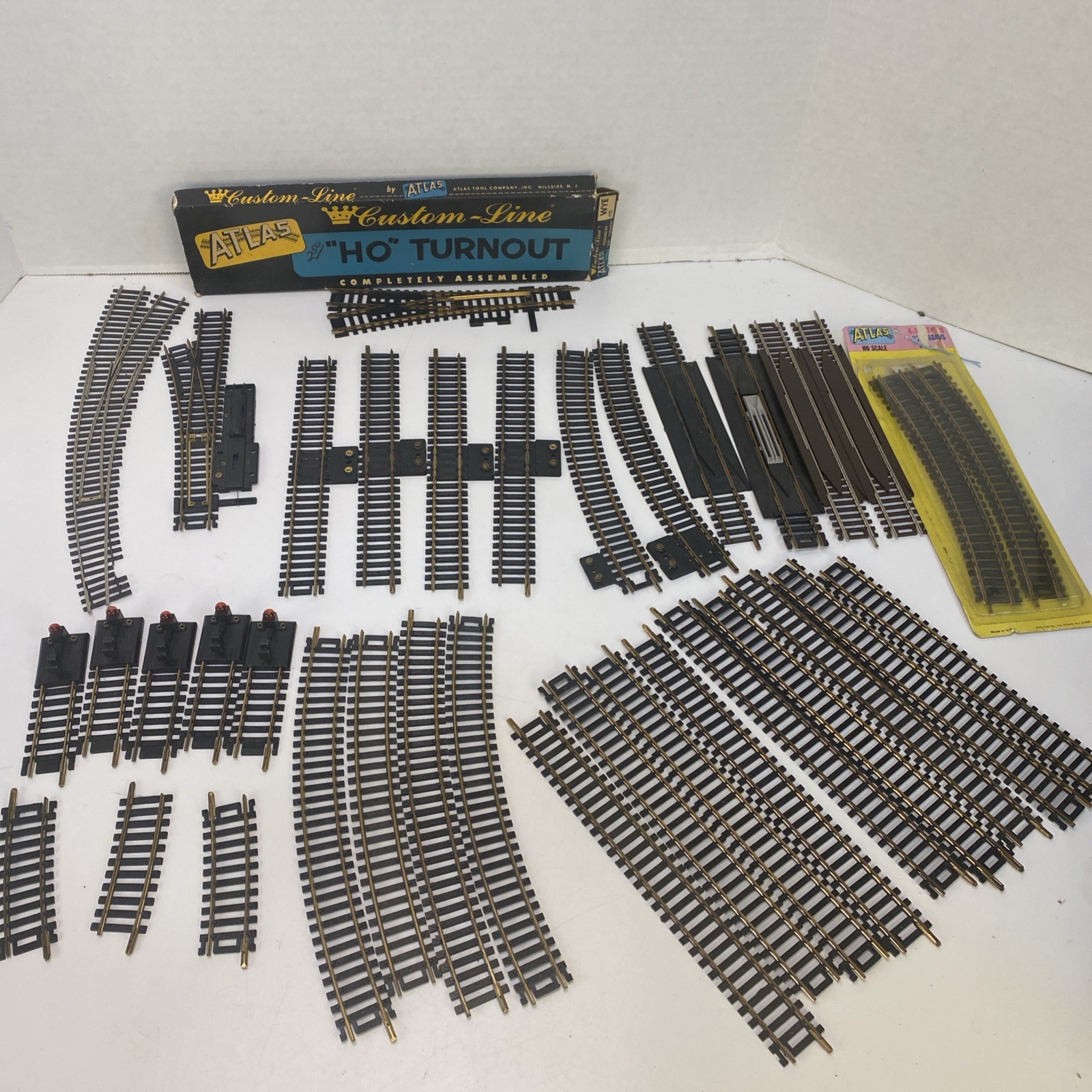 Atlas & Life-Like HO Scale Train Tracks Curved And Straight & More Lot ...