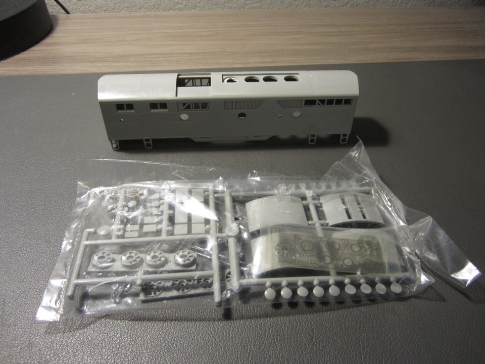 Highliners HO F Series B-Unit Shell Kit Lot #3 | eBay