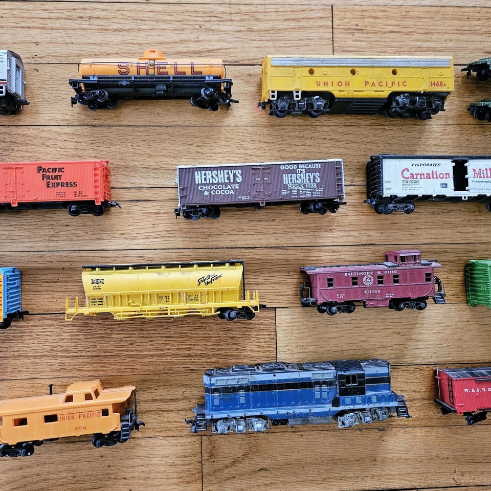 Vintage Lot of (15) HO scale Train Cars! | eBay