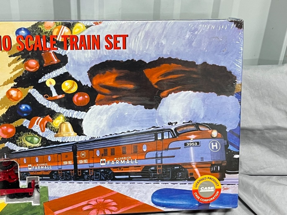 CASE IH International Farmall H Tractor Athearn Train Set HO rare ...