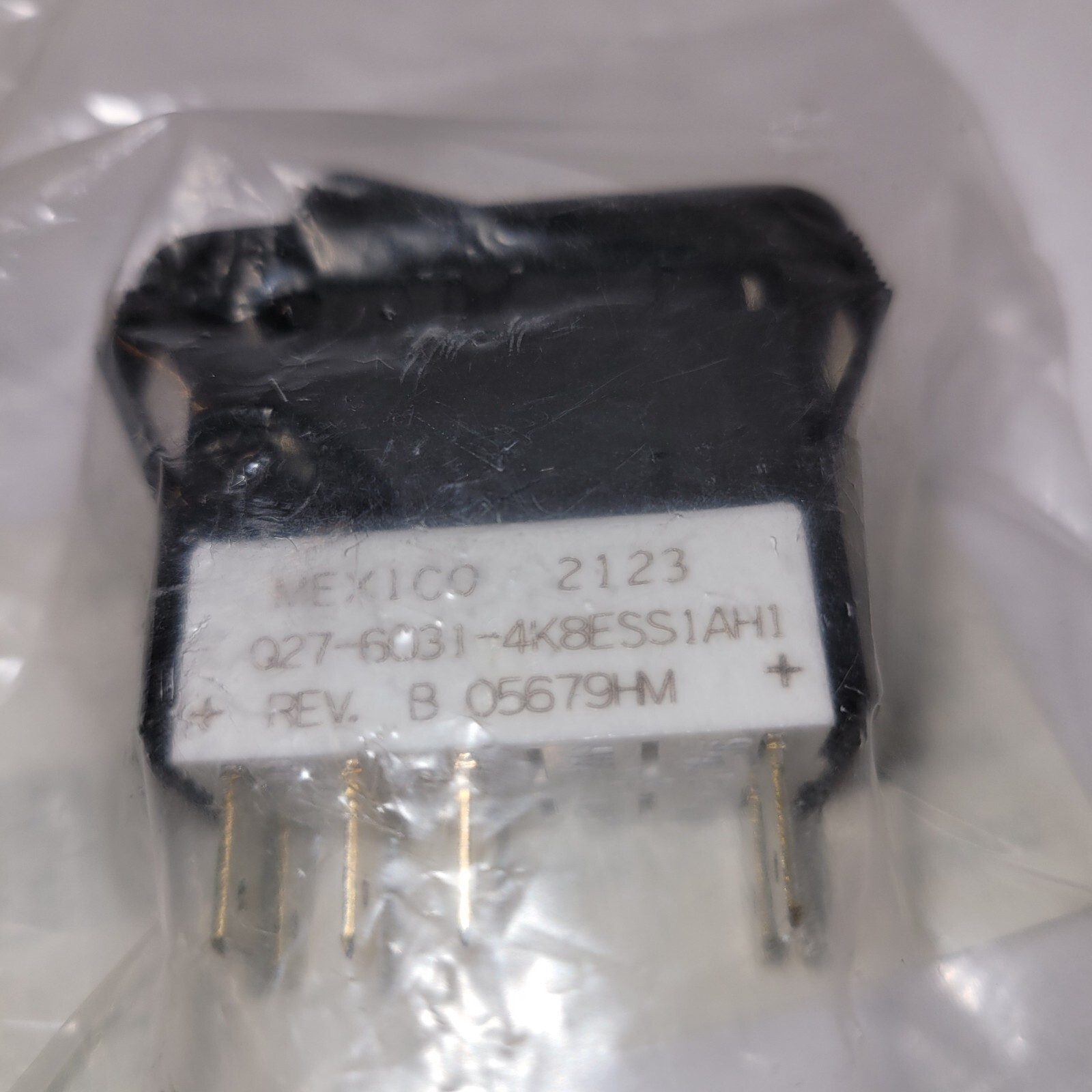 NEW Genuine Peterbilt Q27-60314K8ESS1AH1 Spare Switch, Single Pole With ...