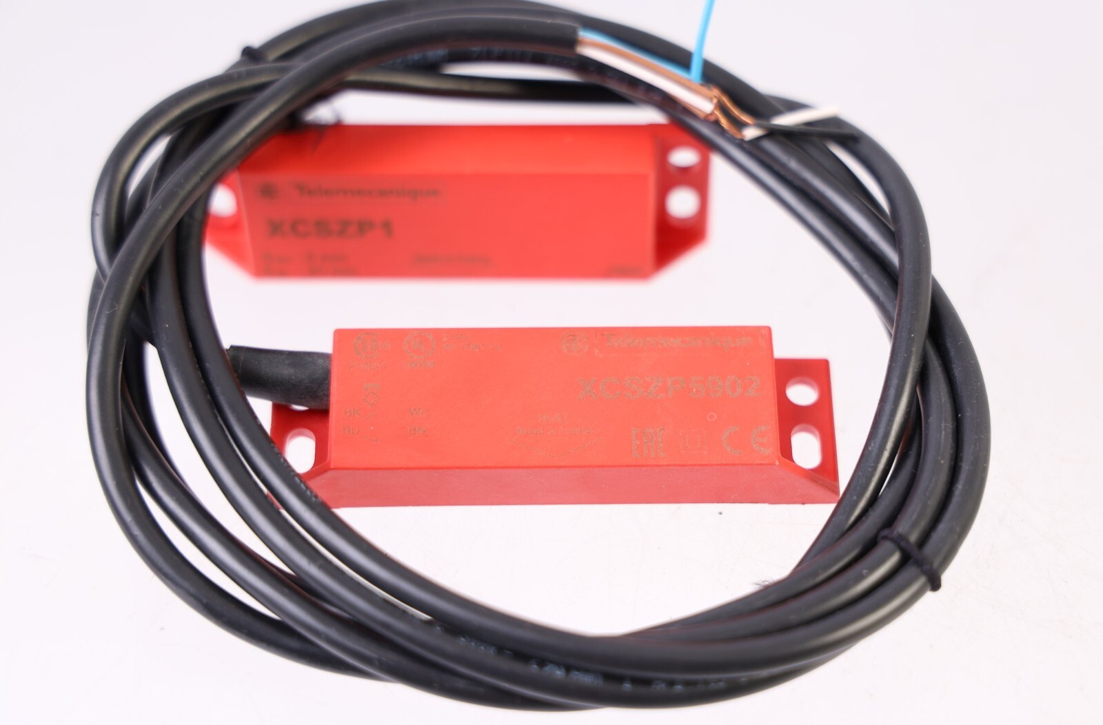 TELEMECANIQUE XCSDMP5902 XCSZP1 + XCSZP5902 2M CABLE ! NEW ! | eBay