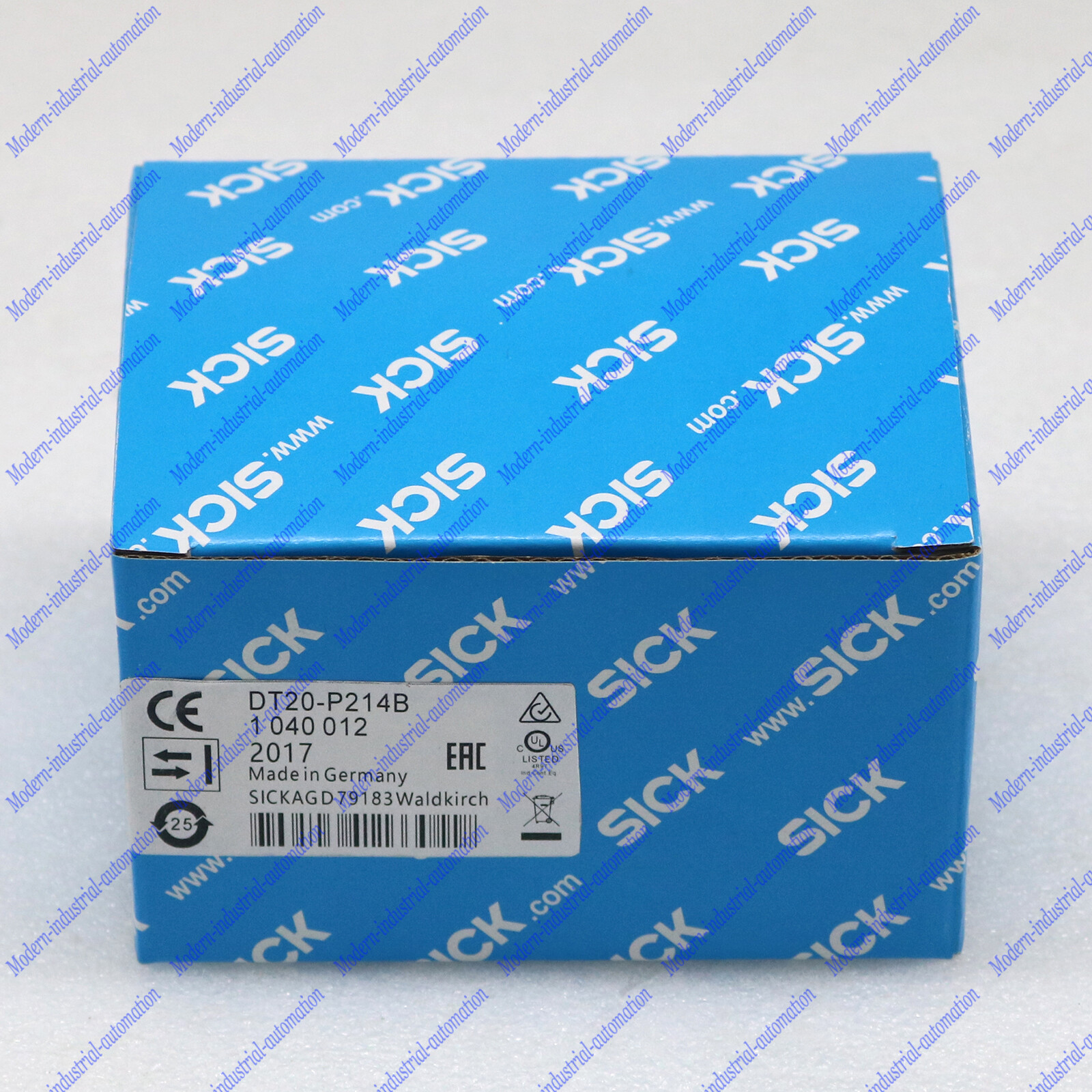 ONE NEW SICK DT20-P214B Displacement measuring sensor spot stock #YP1 ...