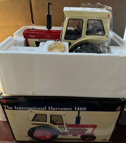 Ertl 1/16 International Farmall 1466 Tractor Model Precision #18 #14204 ...