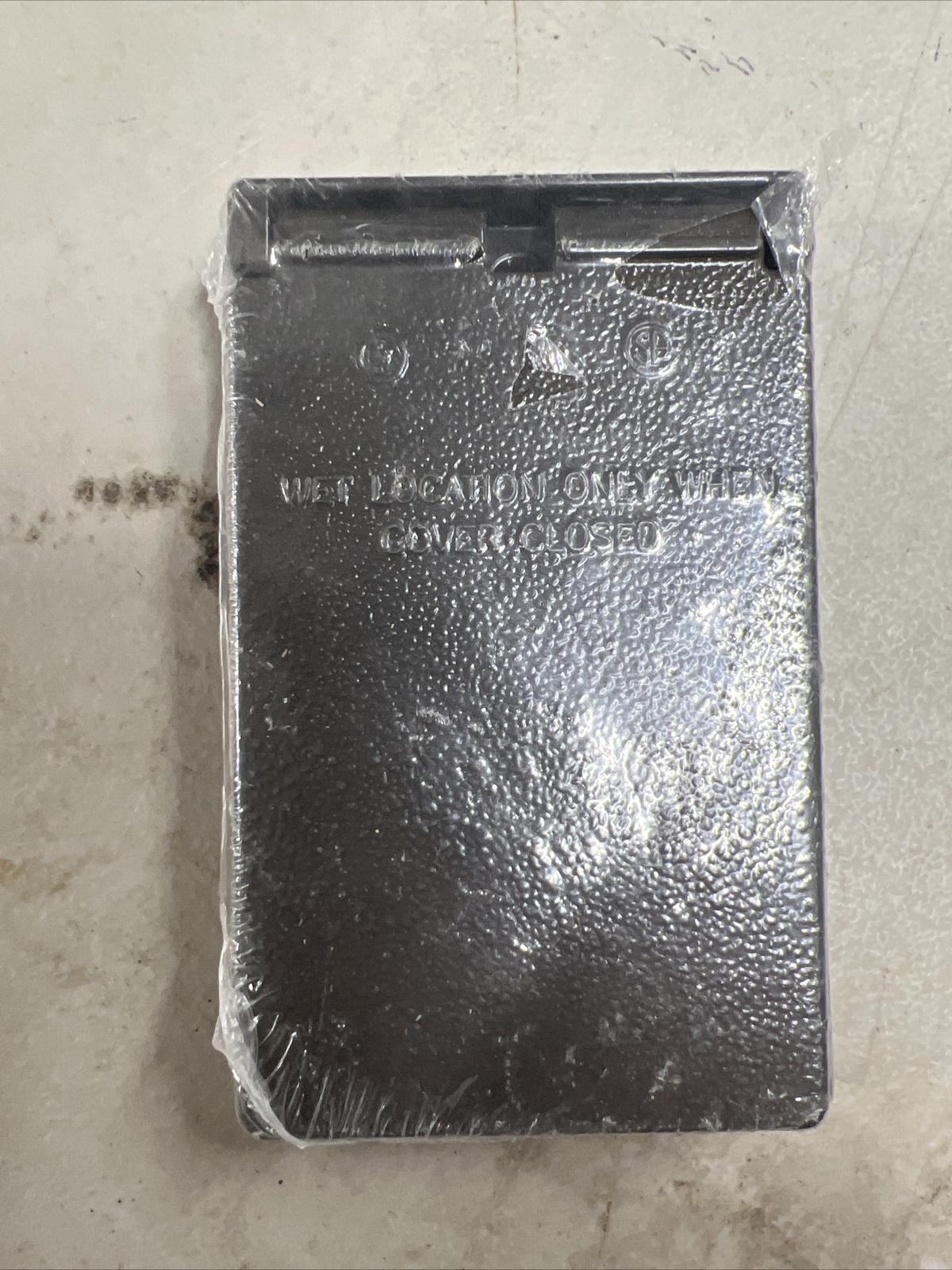 BWF FGV-1DCAV Bronze 1 Gang Weatherproof Self Closing Vertical GFCI ...