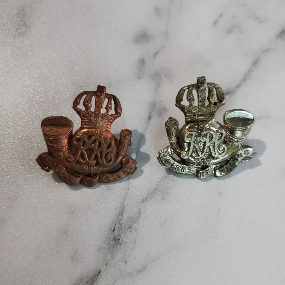 Canadian RRC Royal Rifles of Canada Collar Badge Pair 2 Different Tones ...