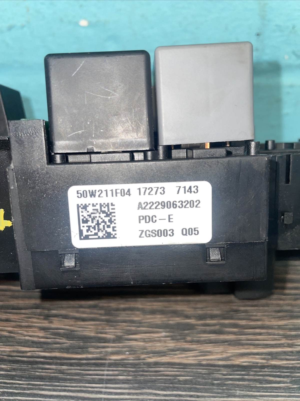 GENUINE MERCEDES C CLASS GLC W205 W253 FRONT FUSE BOX RELAYS ...