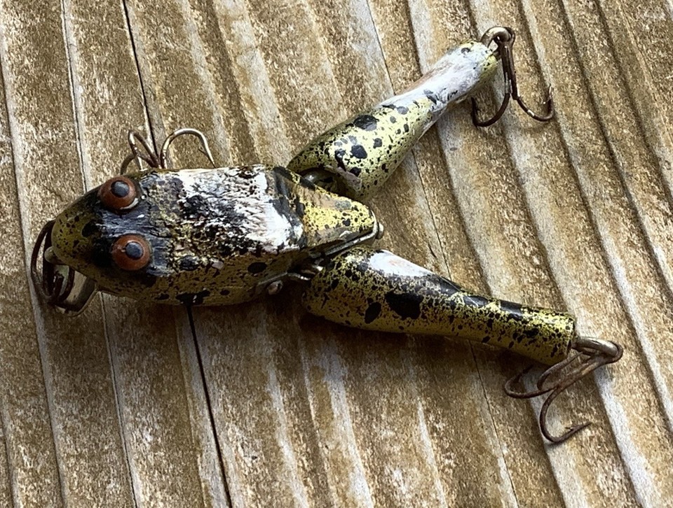 Vintage Fishing Lure Paw Paw Wotta Frog Jointed Lure | eBay