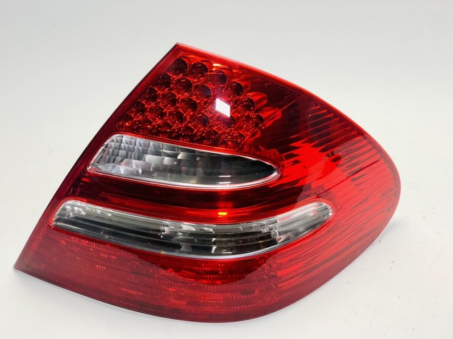 MERCEDES BENZ OEM W211 E-class A2118200664 Right Passenger Tail Light ...