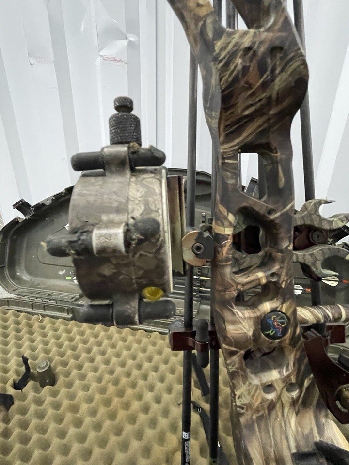 2006 Bowtech Allegiance 30 Inch Draw 70lb Pull Hunting Bow | eBay