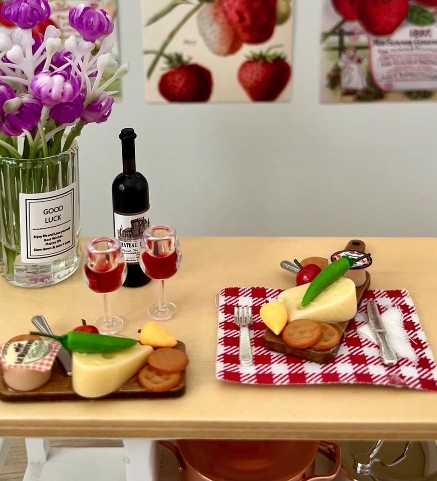 Dollhouse Miniature Cheese & Crackers Charcuterie Board - 1:12 - SEE ...