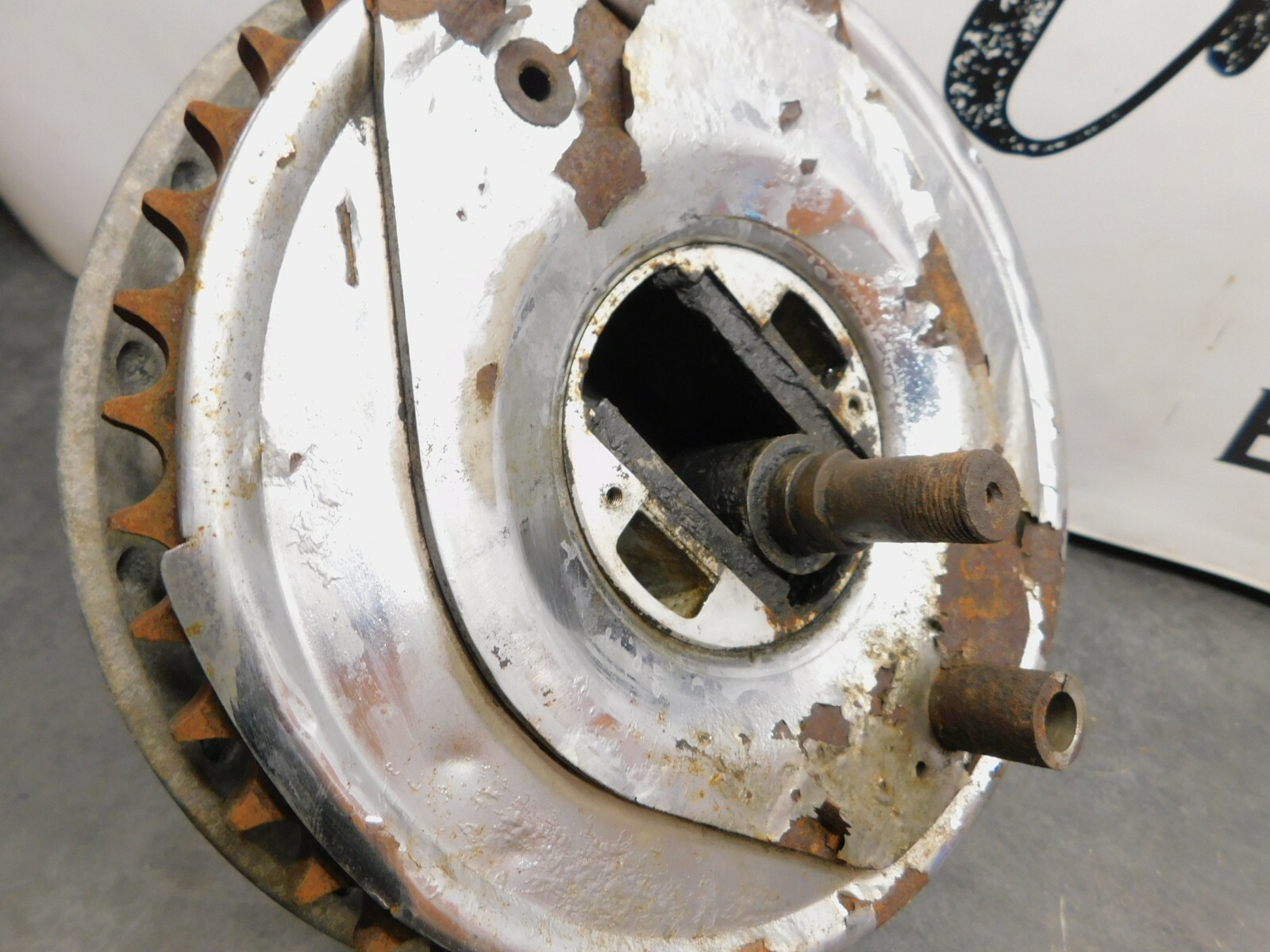 Triumph Pre Unit Rigid Sprung Hub 1561 | eBay