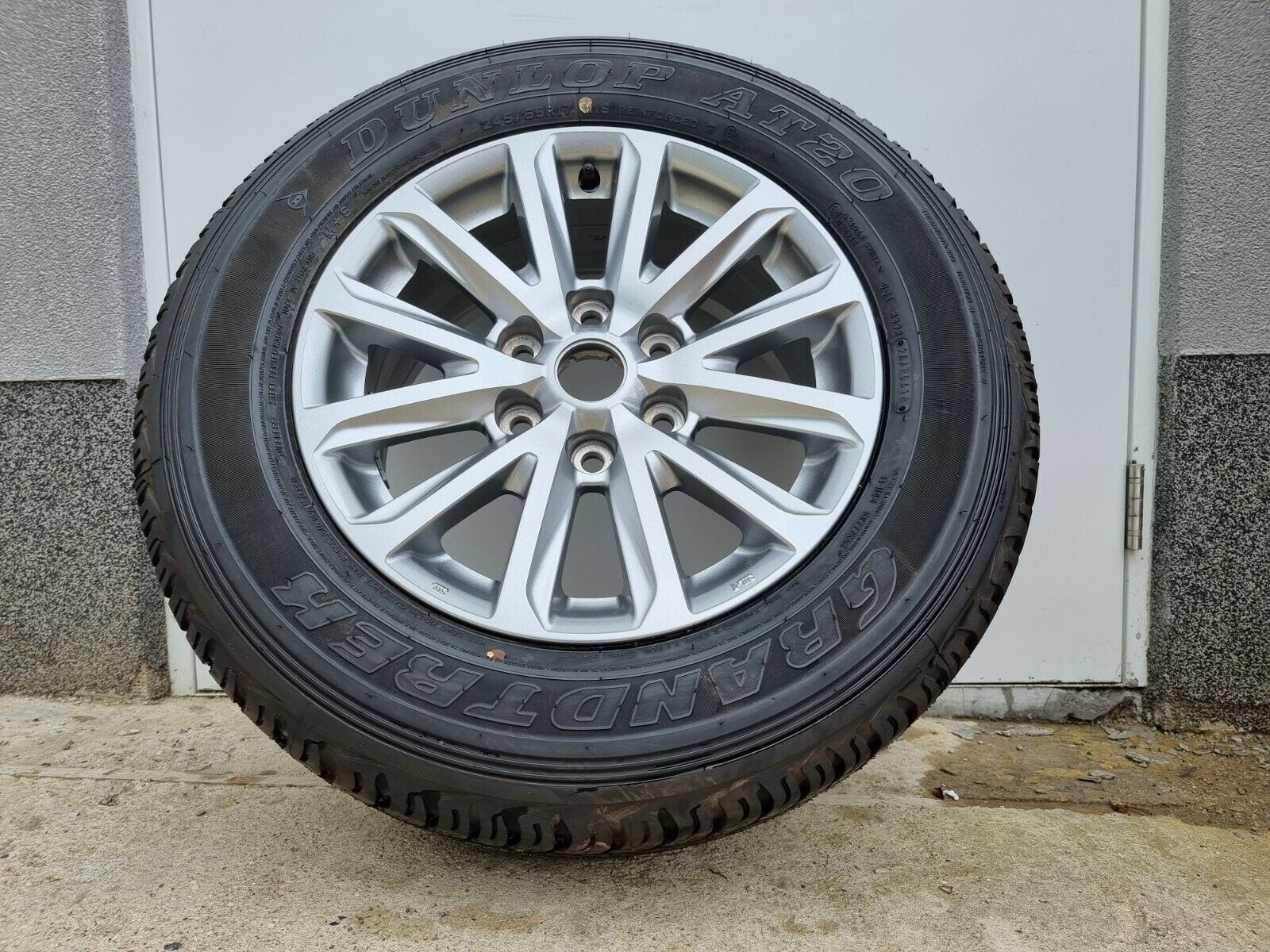 NEW Genuine Mitsubishi Barbarian L200 ALLOY WHEELS & DUNLOP TYRES 24565 ...