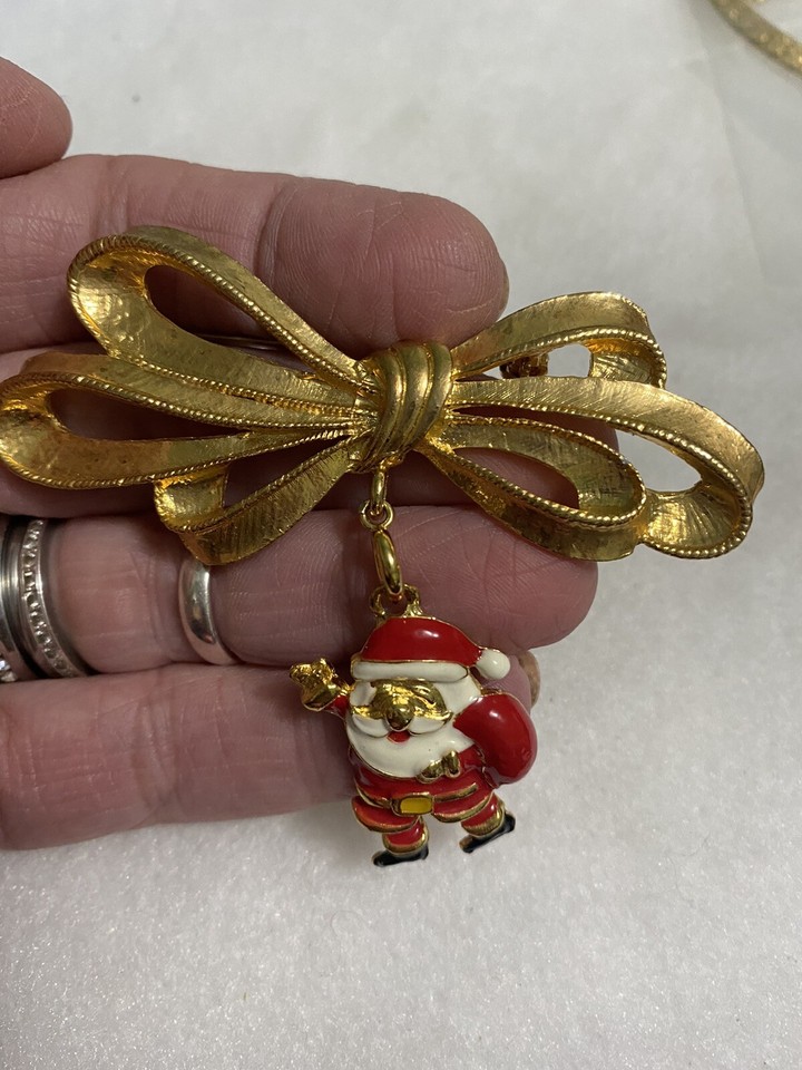 Vintage PHISTER ENT Christmas Jewelry Brooch Pin Santa Gold Tone Bow ...