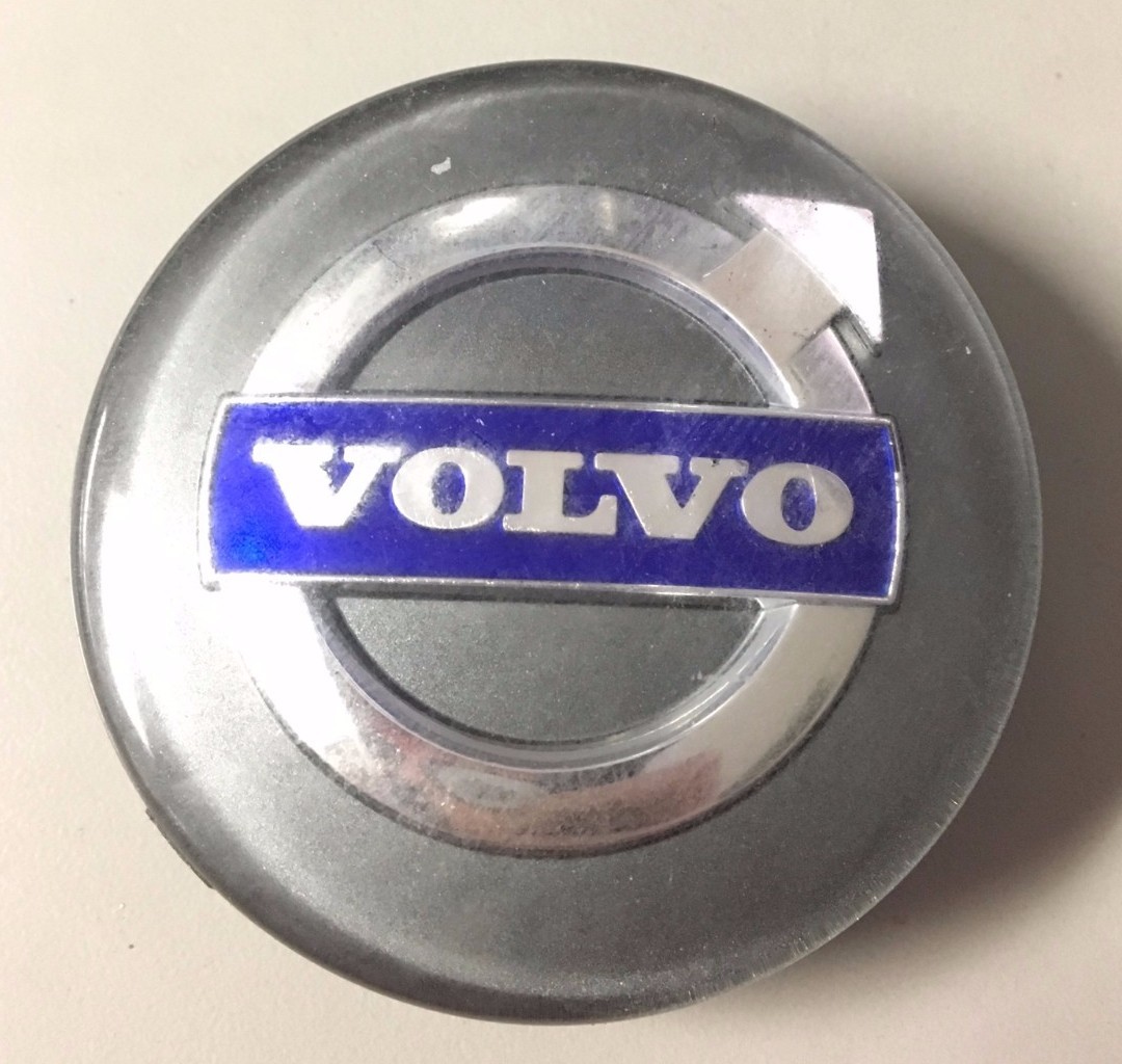 ONE (1) VOLVO CENTER HUB CAP 30666913 30748052 31373763 2.5IN DIAMETER ...