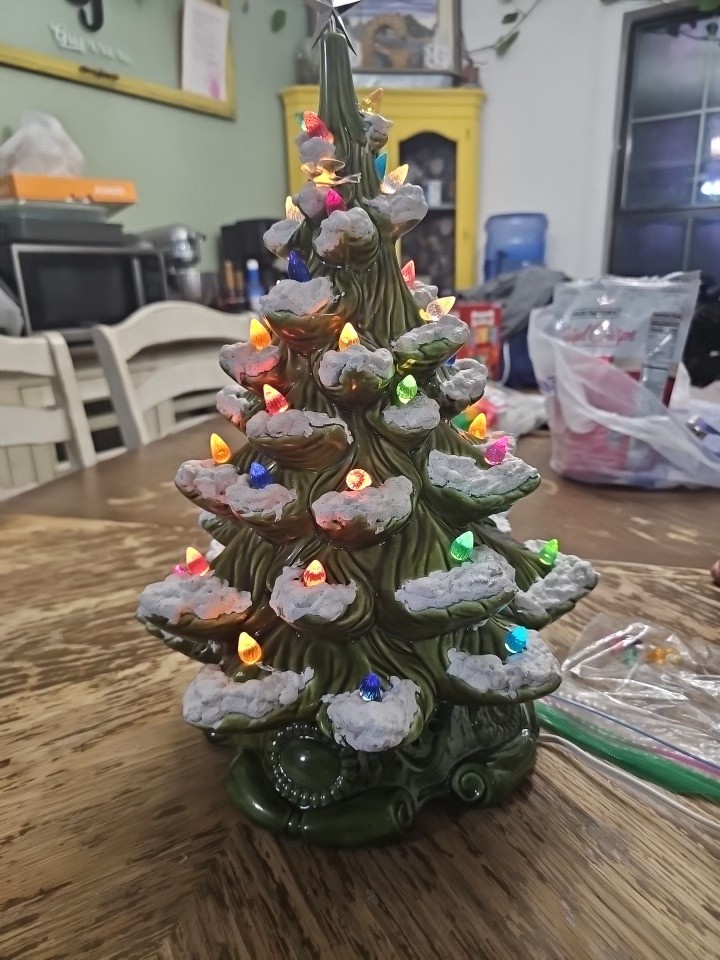 Atlantic Mold Ceramic Christmas Tree 17” Lighted Flocked Vintage 70s ...