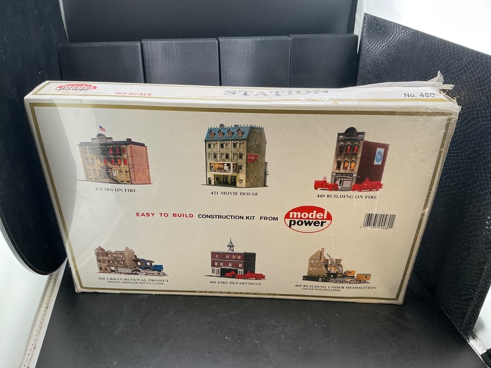 Model Power 480 HO Scale 2-Story Railroad Station Building Kit ...