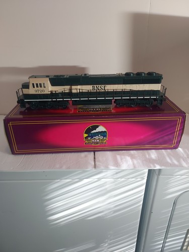 MTH 20-2154-1 BNSF SD-70 MAC Diesel Engine Non Power No. 9720 w inside ...