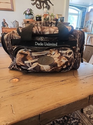 Ducks Unlimited Blind Bag Gear Duffel Bag Wetland Camo Fishing Outdoor ...