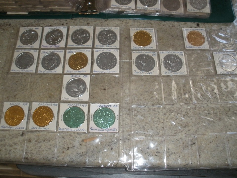 HUGE LOT OF 300+ MARDI GRAS DOUBLOON 1970'S-1980'S COLOR BINDER ZEUS REX ATLAS | eBay