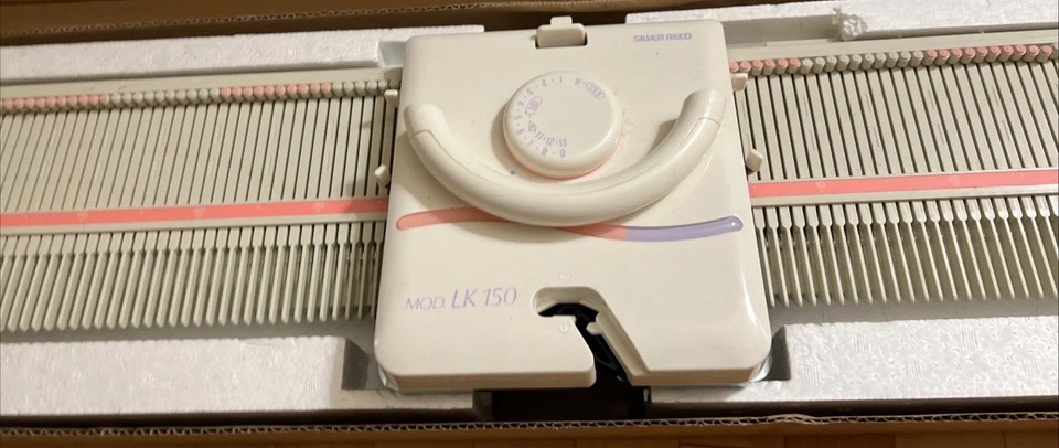 LK 150 Mid Gauge Knitting Machine MISSING PARTS PLEASE READ DESCRIPTION ...
