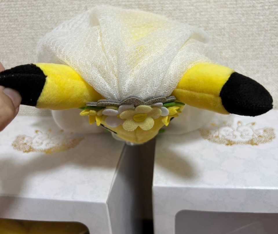 Pokémon Garden Wedding Pikachu Female Male form bride and groom stuffed ...