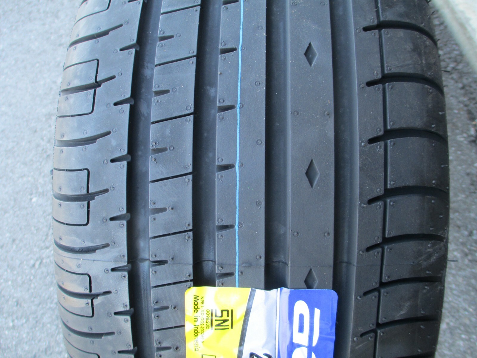 4 New 235/45ZR18 Accelera PHI-R Tires 2354518 45 18 R18 45R 400AA All ...