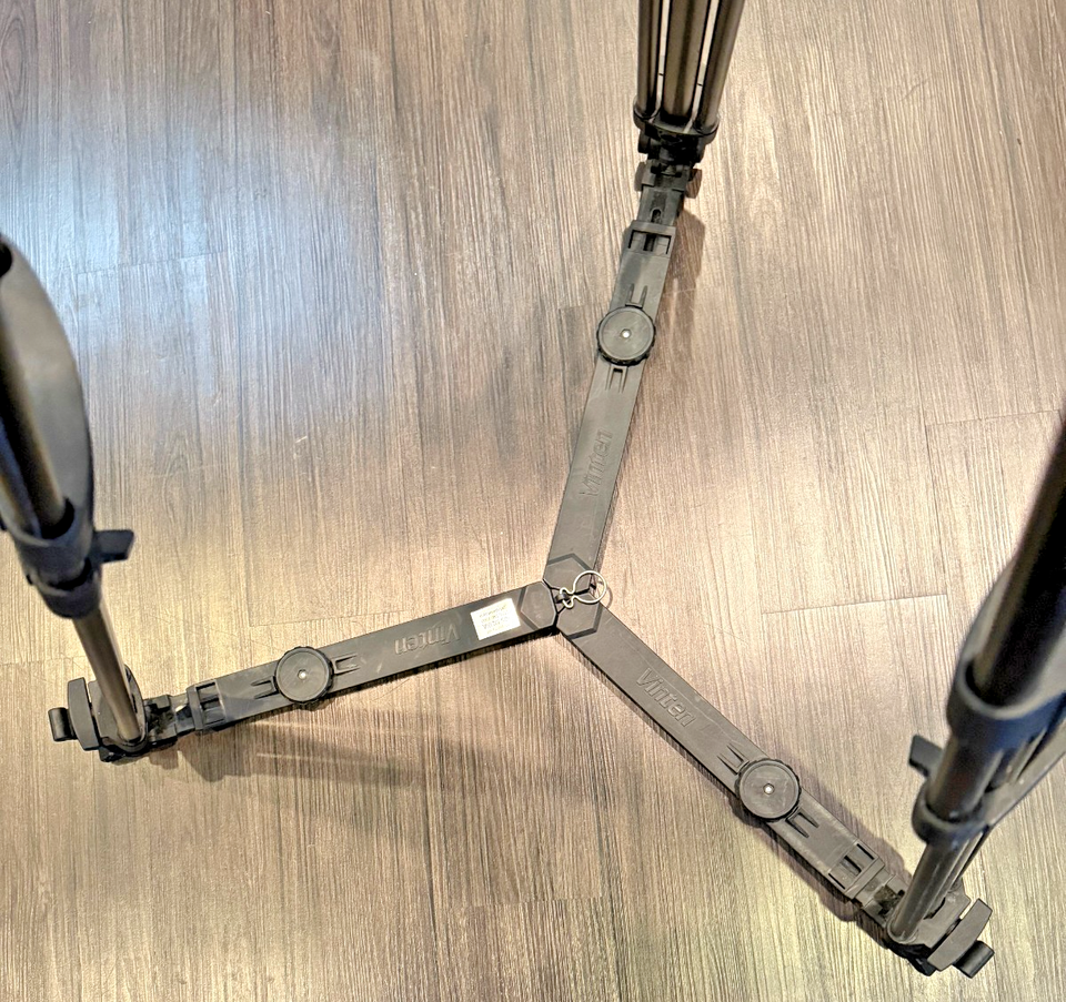Vinten Pro-Touch 6 Fluid Head with Vinten Tripod and Spreader | eBay