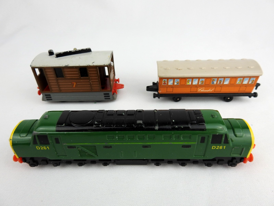 ⭐ Vintage Thomas The Tank Engine - Diesel D261, Toby and Clarabel | eBay