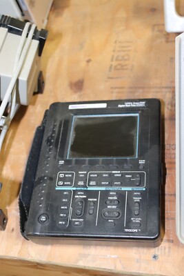 Taktronix THS720A 100MHz 2 Channel Oscilloscope Digital Real-Time 500MS ...