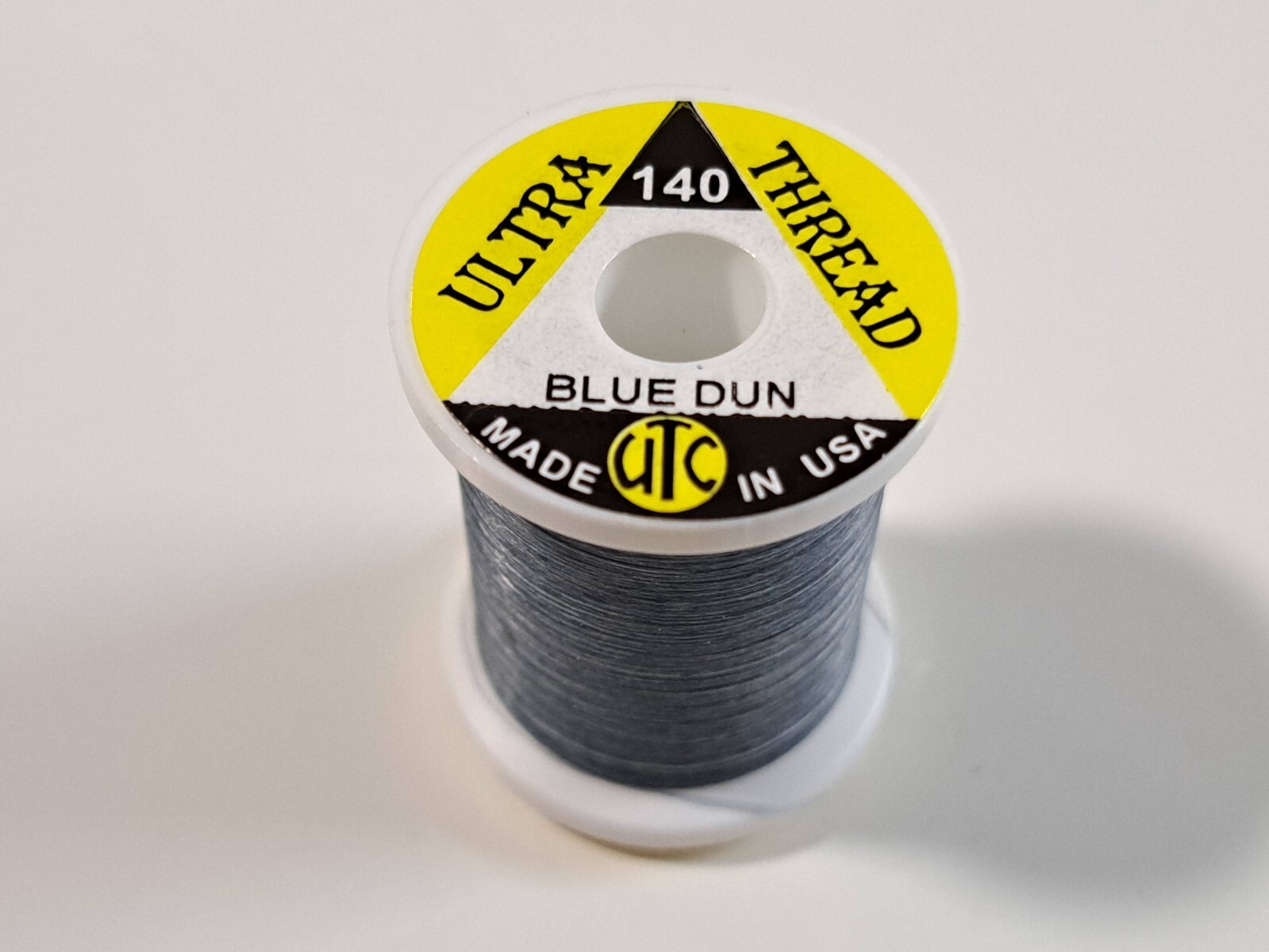 UTC Ultra Thread 140 Denier Fly Tying Medium Waxed Flat Jig Wrapping ...