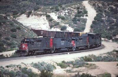 SP 8535 SD-40-2T CAJON PASS CA (SOUTHERN PACIFIC) ORIGINAL SLIDE 04-28 ...
