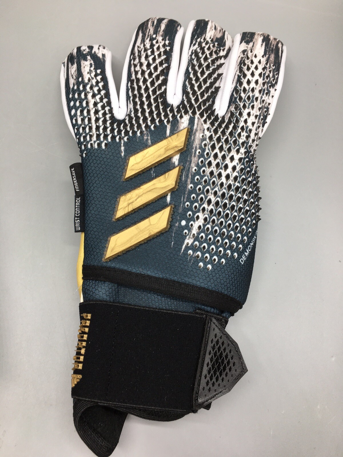 adidas GL Predator 20 Pro Ultimate Demonskin Goalkeeper Soccer Gloves ...