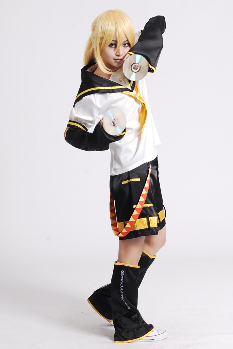 Rin Kagamine Cosplay