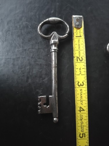 1700s Antique French Iron Castle Key☆ 1 Old Burgundy France Key☆4¼ ...