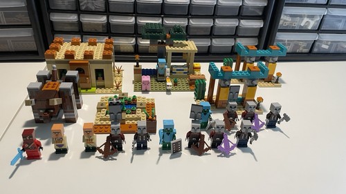 LEGO Minecraft Lot: Illager Raid 21160, Illager Desert Patrol 21267 (x2 ...