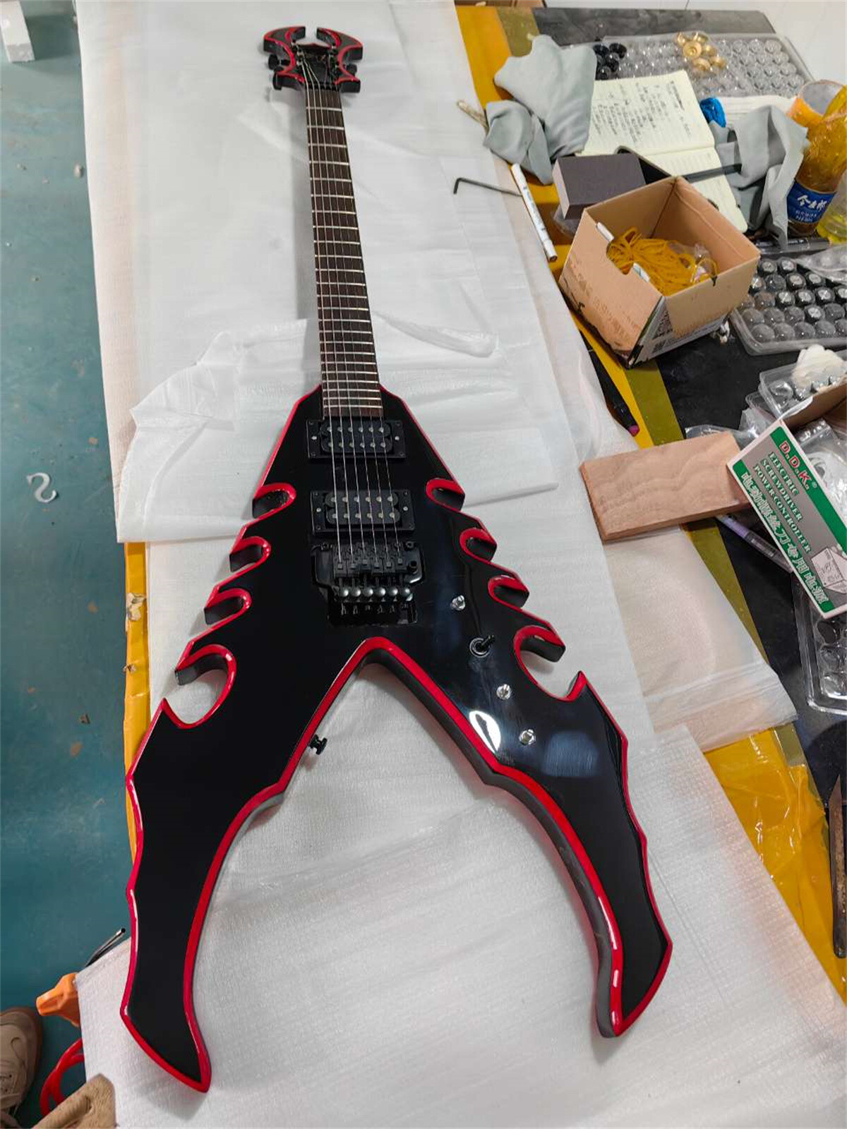 Factory Custom Special V Shaped Electric Guitar FR Bridge Black with ...