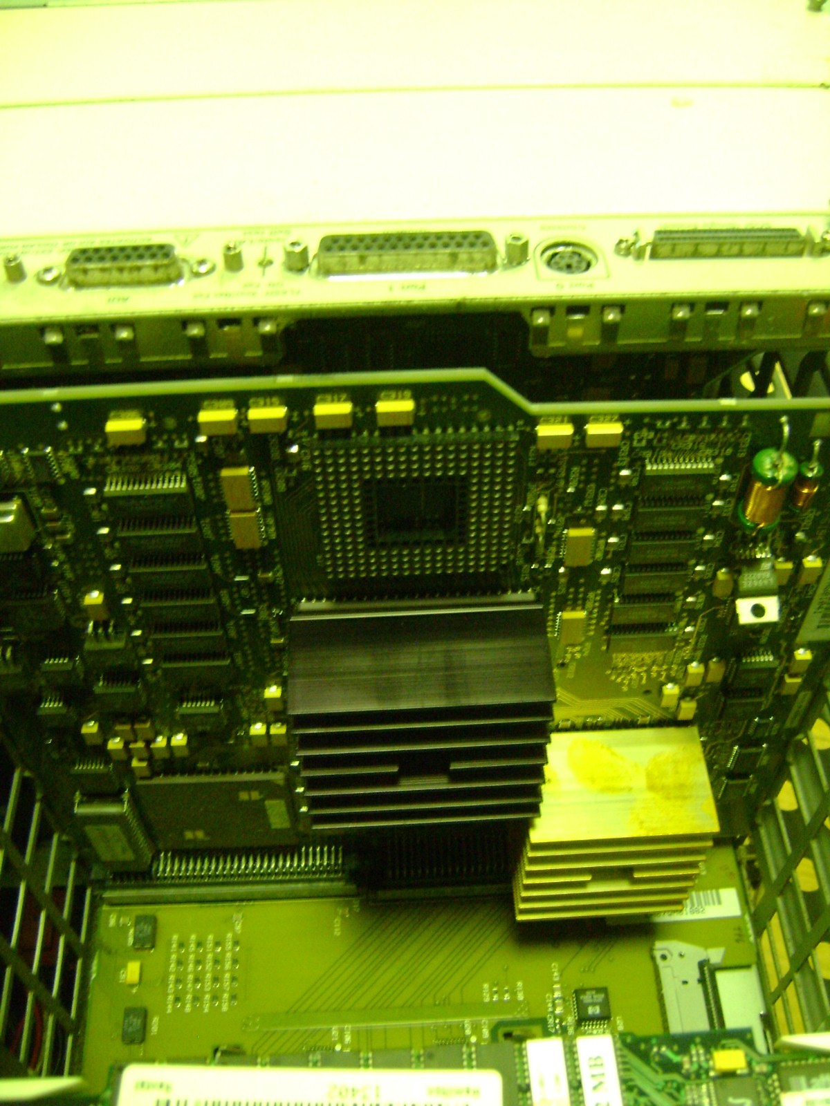 Hewlett Packard HP 9000 Series 800/g40 RISC UNIX Server Product No ...