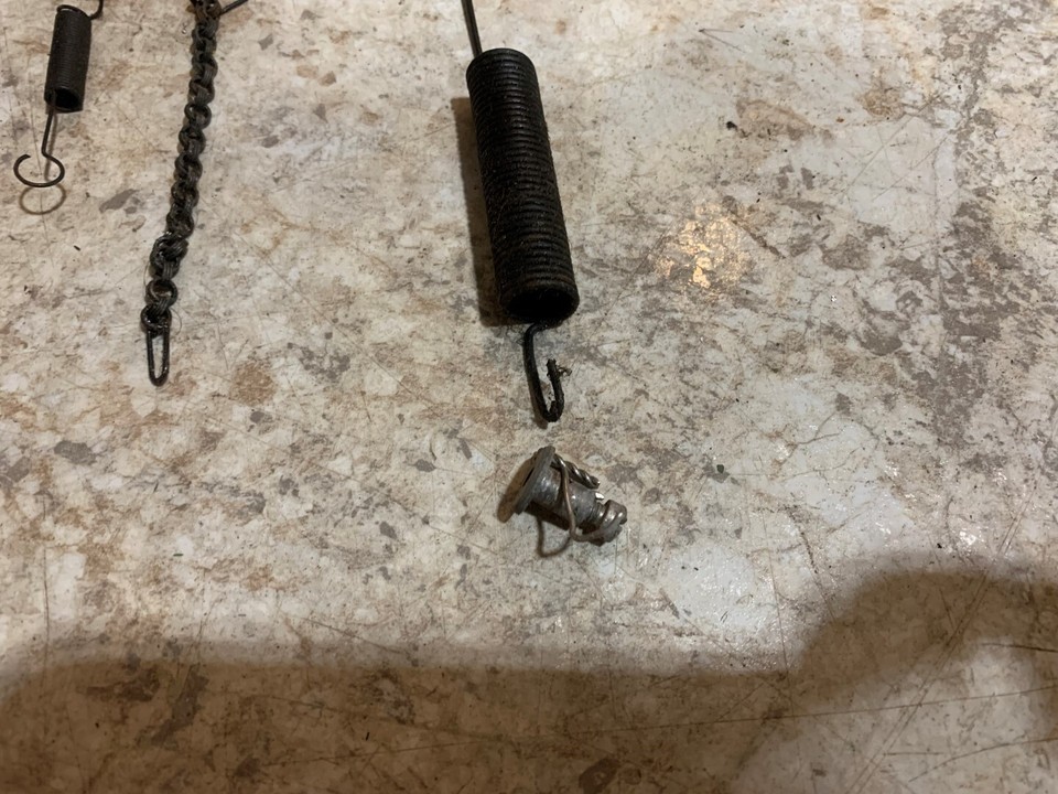 Cessna 150 L Parking Brake Springs and Chains 0541173-1 S1099 | eBay