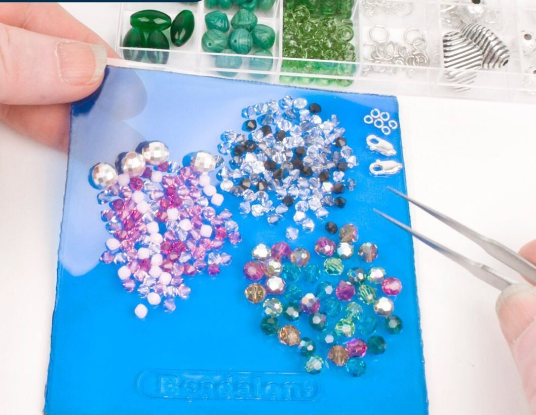 1 Beadalon TACKY 4 1/4" Square Bead Mat To Hold Small Beads & Findings ...