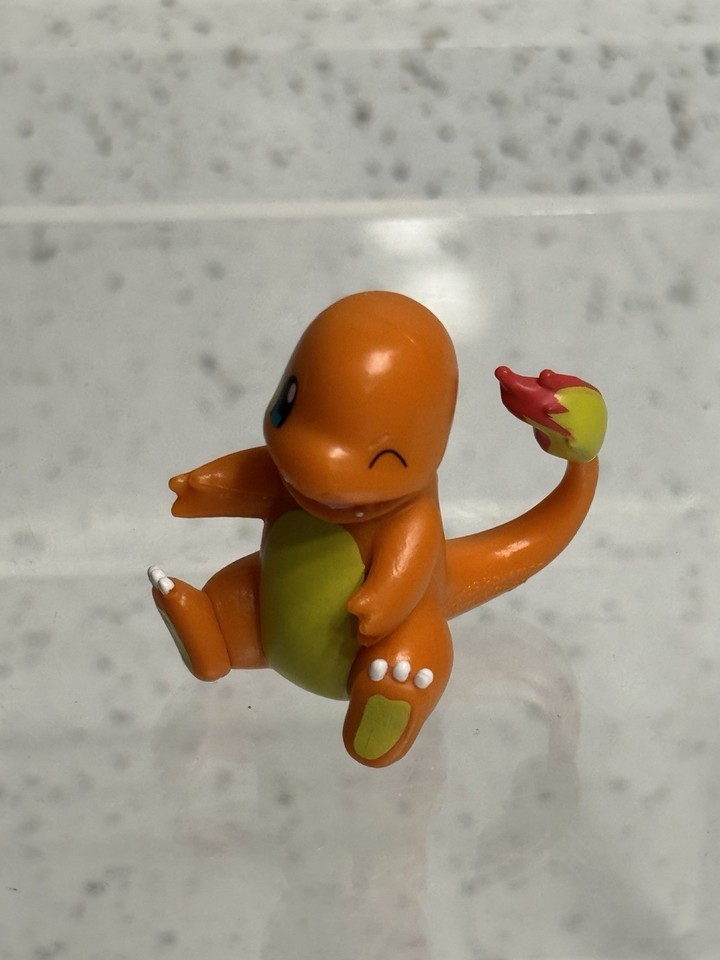 Pokémon Battle Figure 1st Partner Charmander Pikachu Squirtle Ivysaur w ...