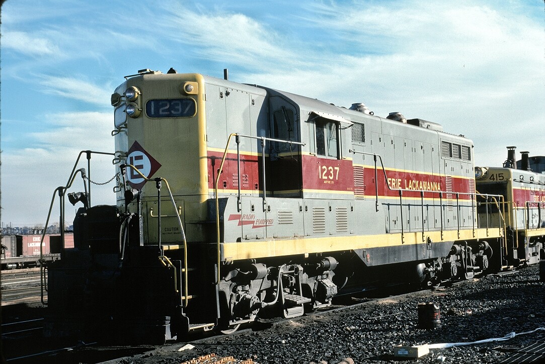 Erie Lackawanna (EL) - GP7 - #1237 - Original 35mm Slide. | eBay