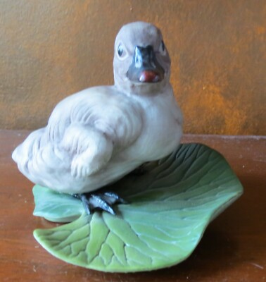 Boehm Porcelain Standing Duck/Duckling on Lily Pad 4 ½” tall 400-46 | eBay