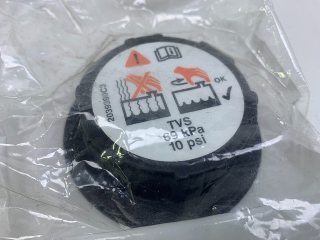 CAP ASSEMBLY COOLANT RESERVOIR by International 2039390C4 for sale ...