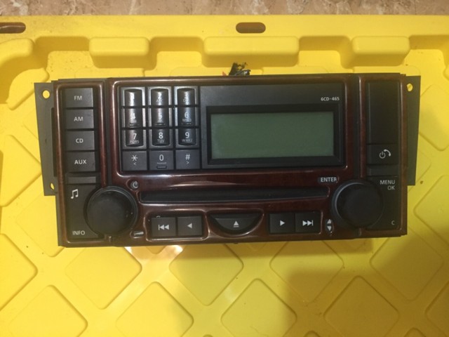 Land Rover Lr3 Radio Receiver Am FM 6 Disc Changer CD Player VUX500330 ...